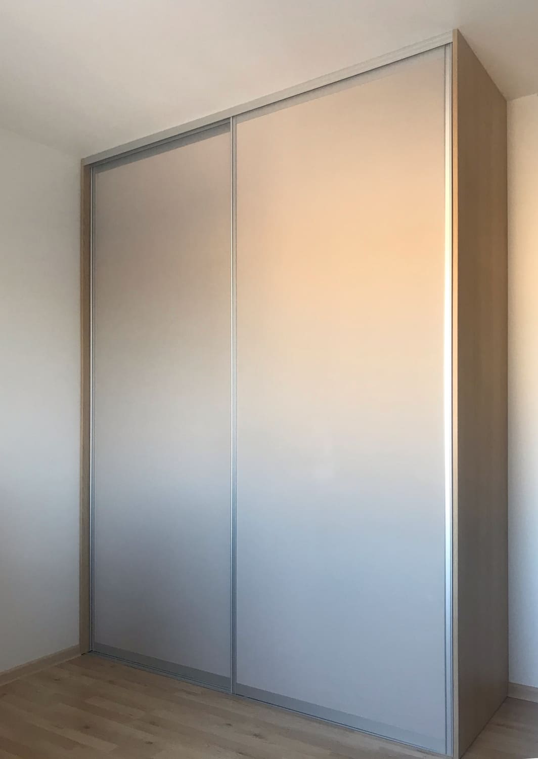 Stumdomos durys, slenkančios sistemos ir pertvaros Kaune